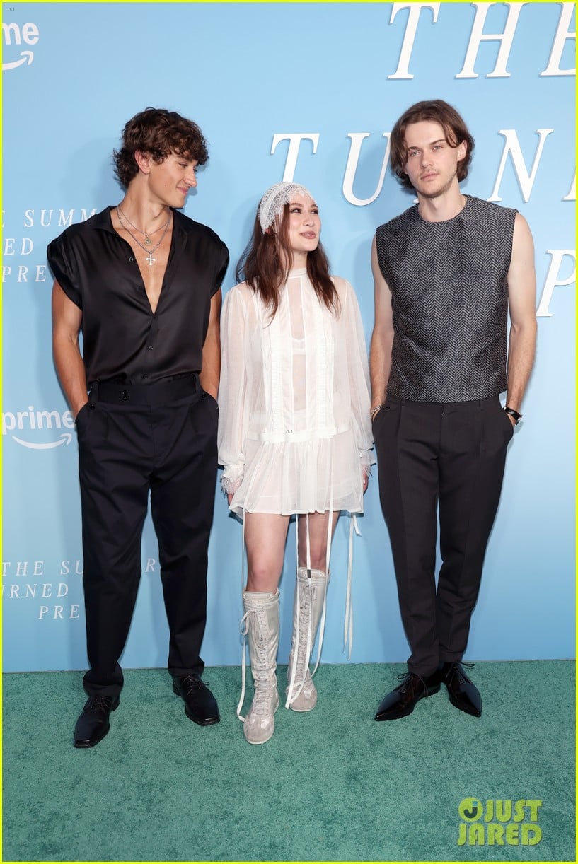 Lola Tung Joins Gavin Casalegno & Christopher Briney at 'The Summer I Turned Pretty' Season 3 ...