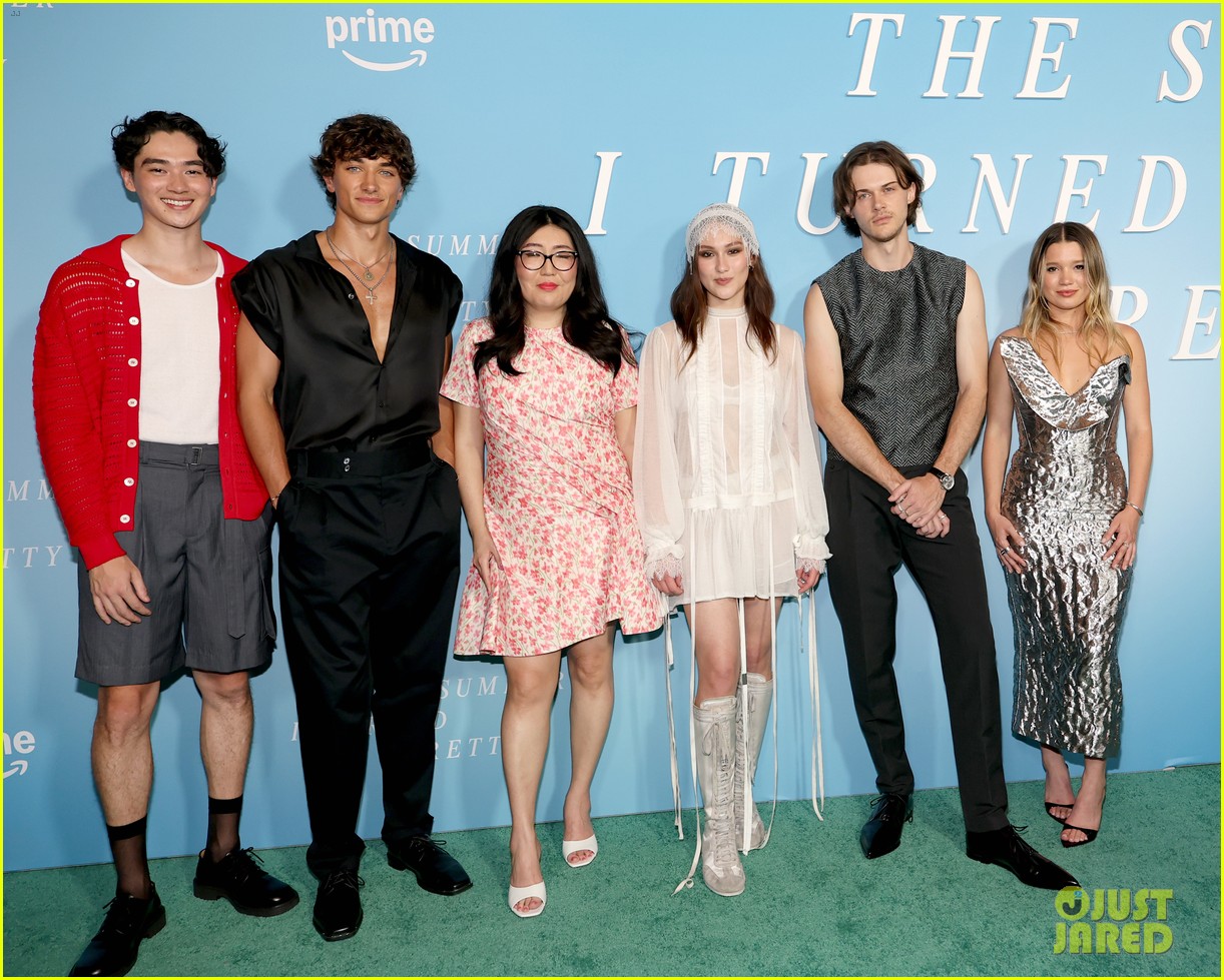 Lola Tung Joins Gavin Casalegno & Christopher Briney at 'The Summer I Turned Pretty' Season 3 ...