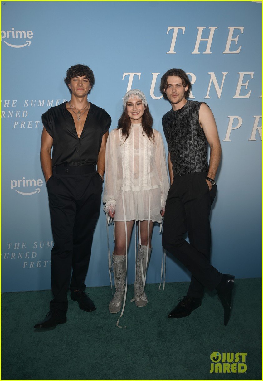 Lola Tung Joins Gavin Casalegno & Christopher Briney at 'The Summer I Turned Pretty' Season 3 ...