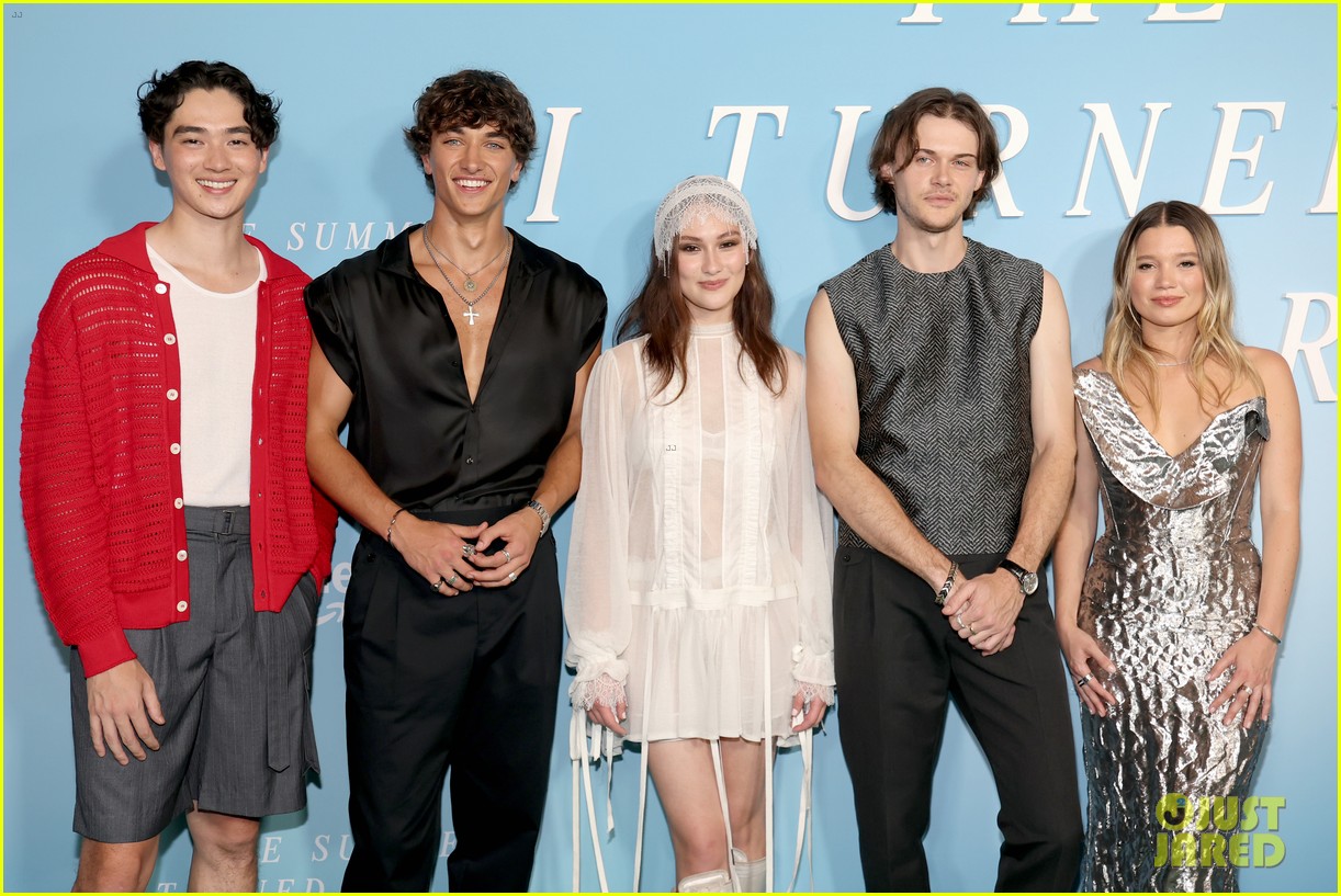 Lola Tung Joins Gavin Casalegno & Christopher Briney at 'The Summer I Turned Pretty' Season 3 ...