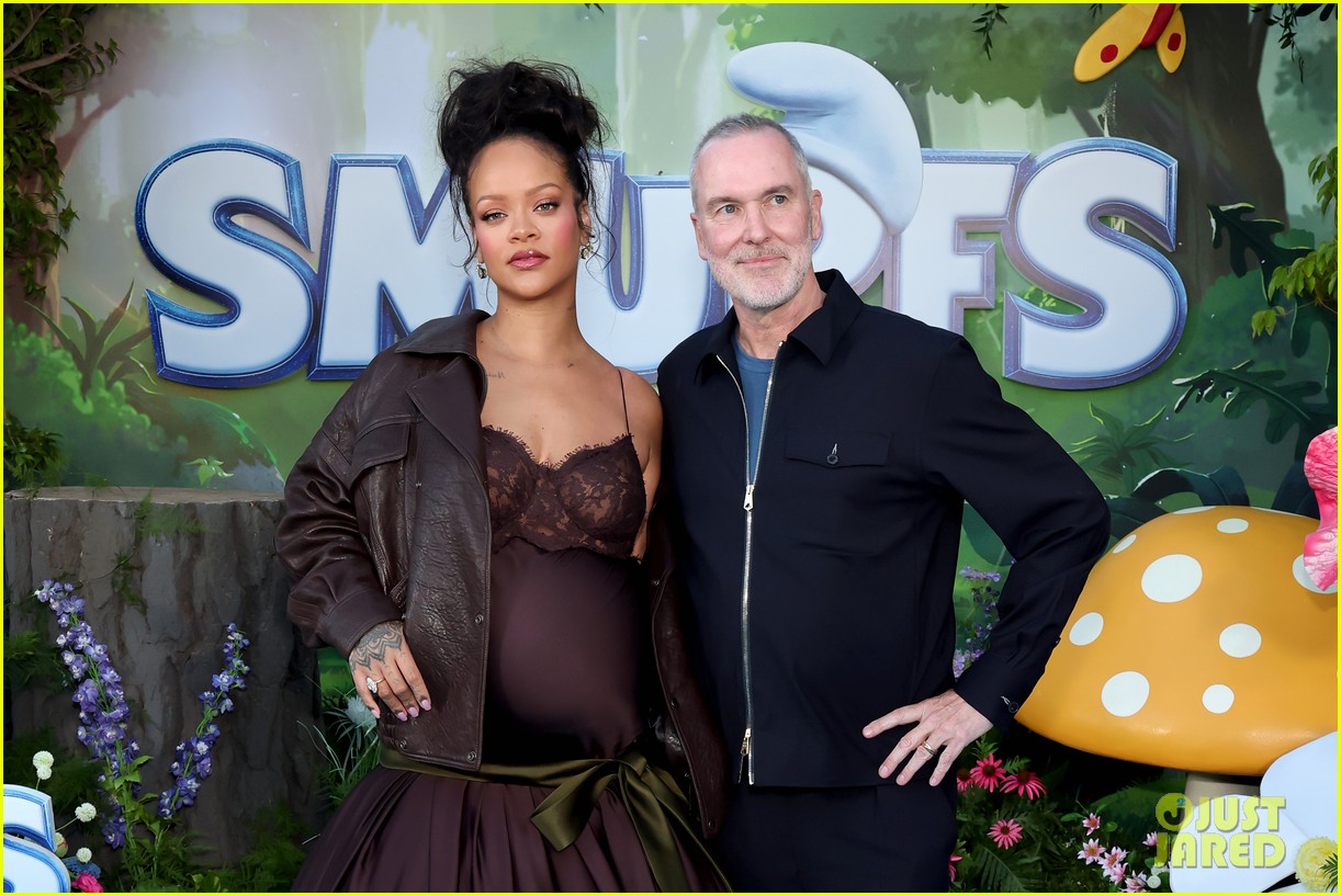 Pregnant Rihanna Brings Her Two Kids, RZA & Riot, to 'Smurfs' L.A ...