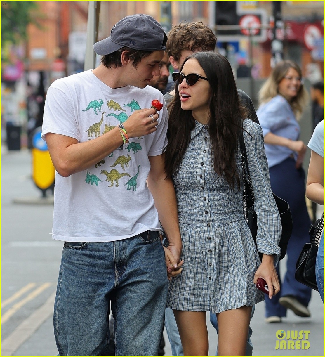 Photo: olivia rodrigo louis partridge day in manchester 02 | Photo ...