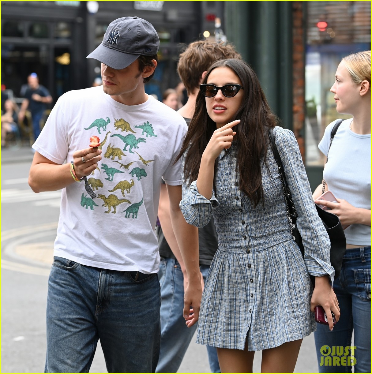 Olivia Rodrigo & Boyfriend Louis Partridge Enjoy the Day Together with ...