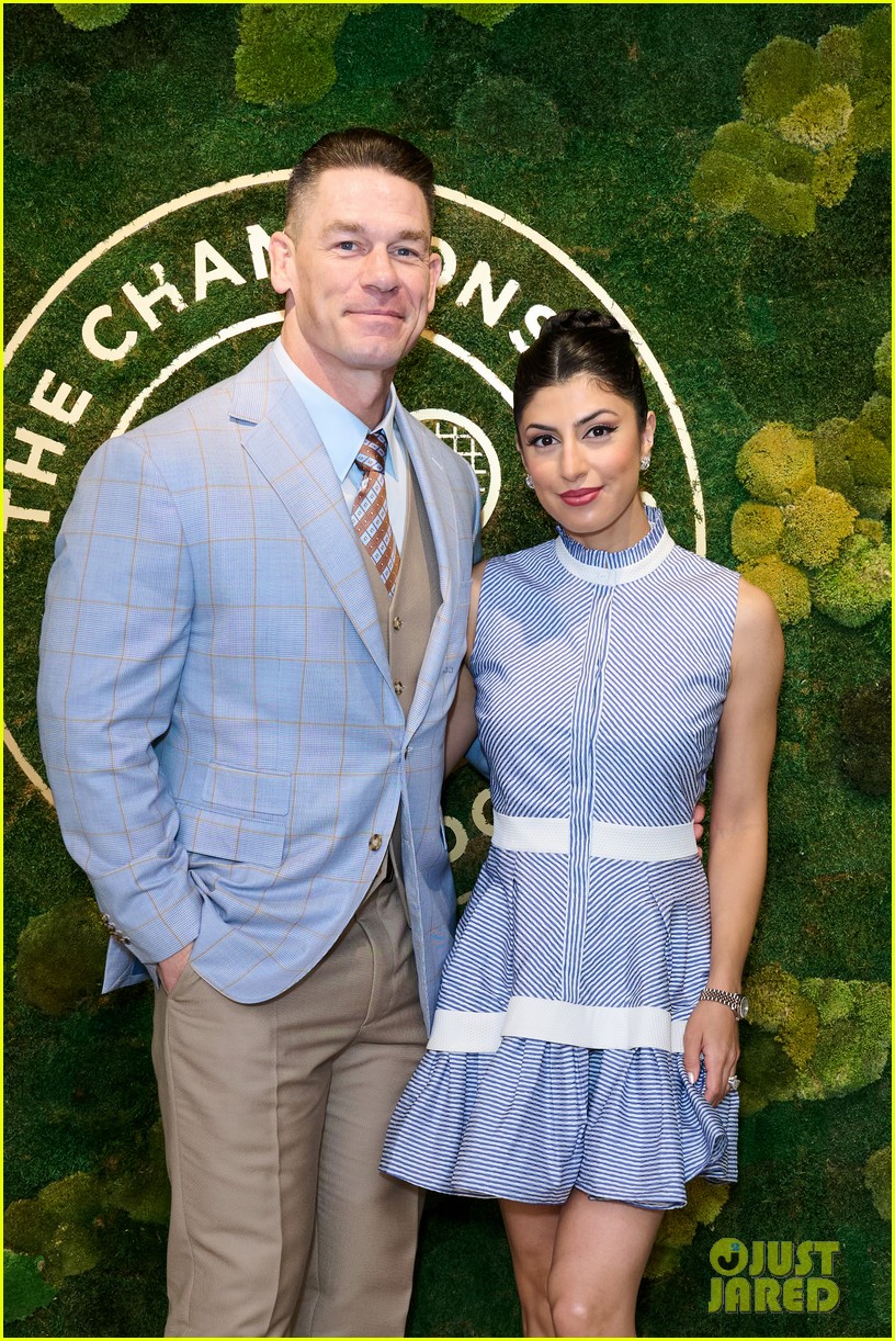 Olivia Rodrigo & Boyfriend Louis Partridge Look So Cute Together at ...