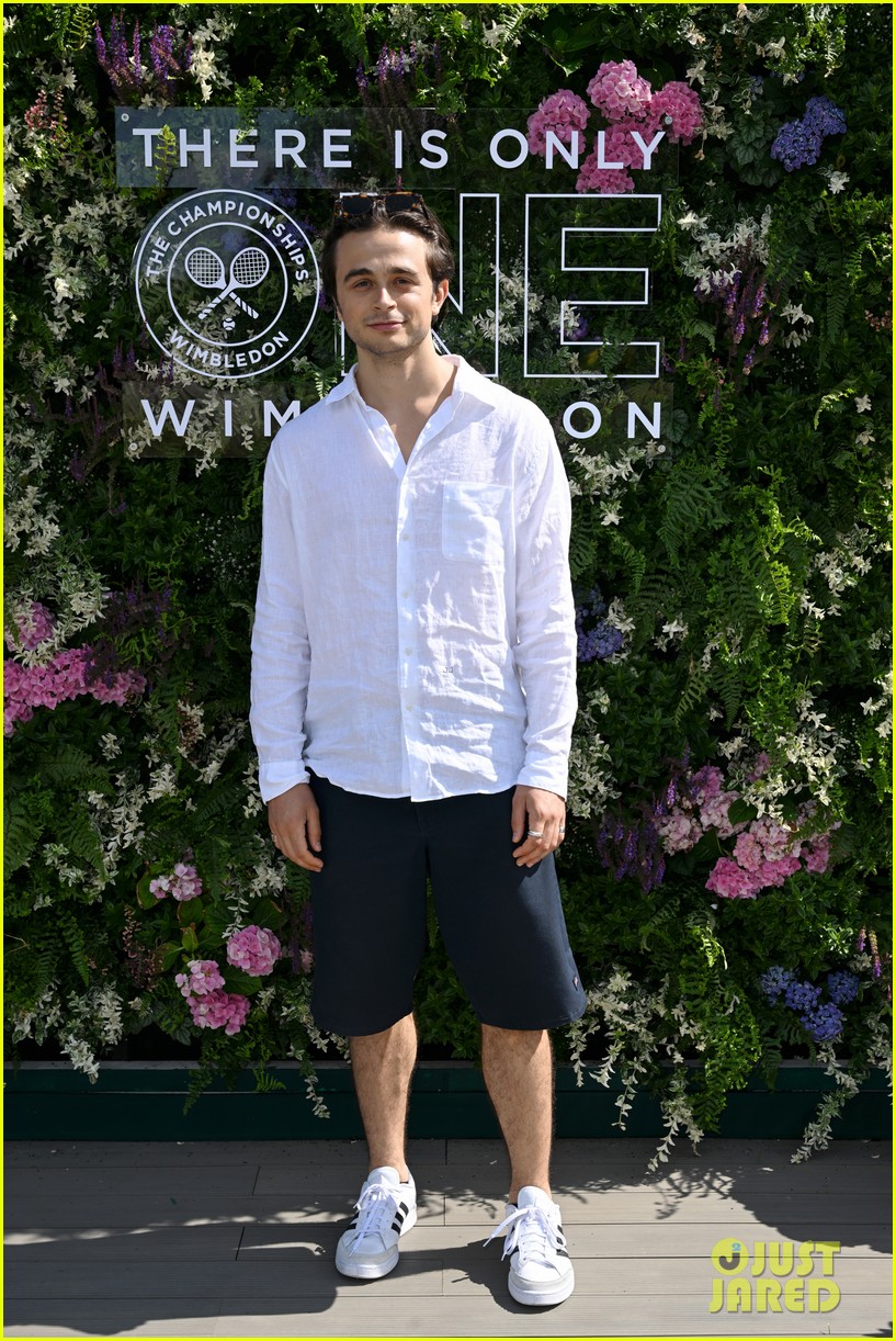 Olivia Rodrigo & Boyfriend Louis Partridge Look So Cute Together at ...