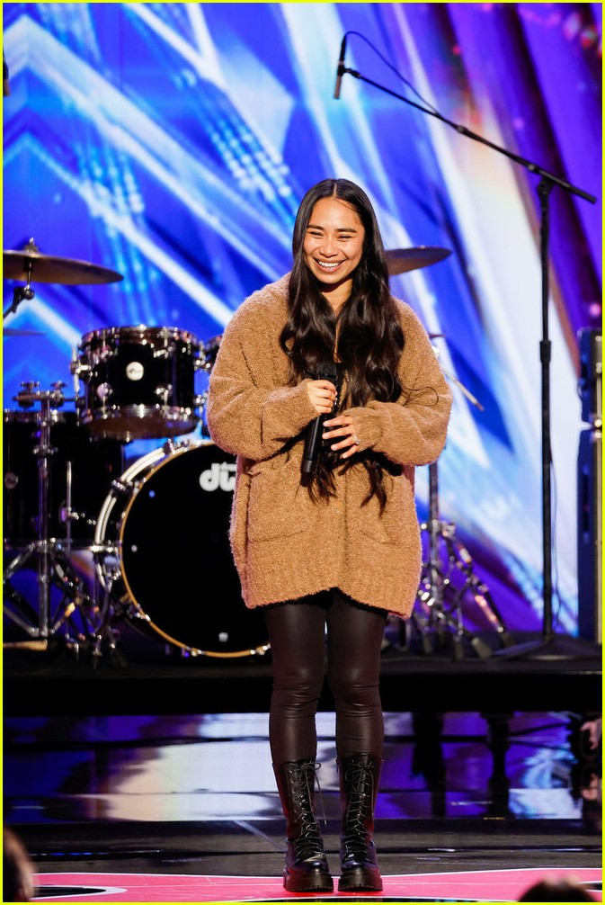 Jessica Sanchez Reveals She's Married & Pregnant During 'America's Got ...