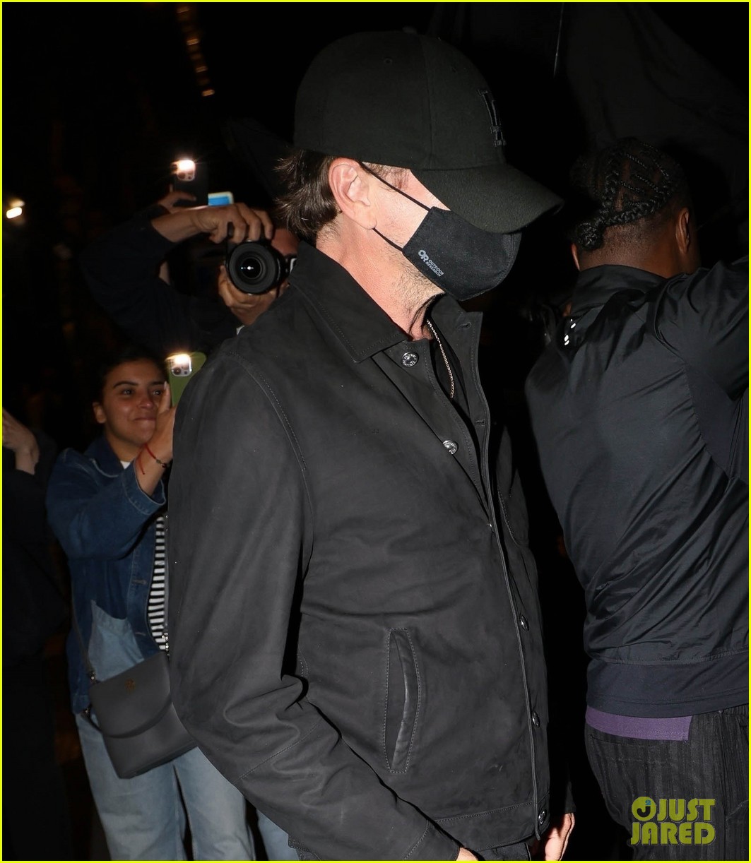 Lauren Sanchez Grabs Dinner with Leonardo DiCaprio, Sean Penn, & More ...