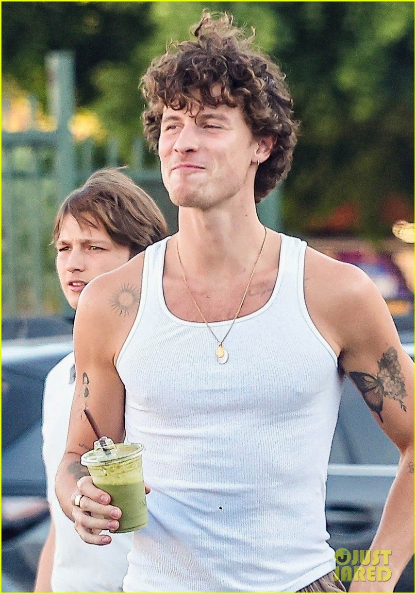 Shawn Mendes Shops for Groceries With His Family in LA: Photo 5181606 ...