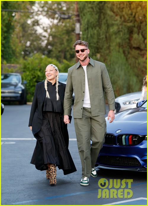 Sia Holds Hands With Harry Jowsey After Filing for Divorce From Dan ...