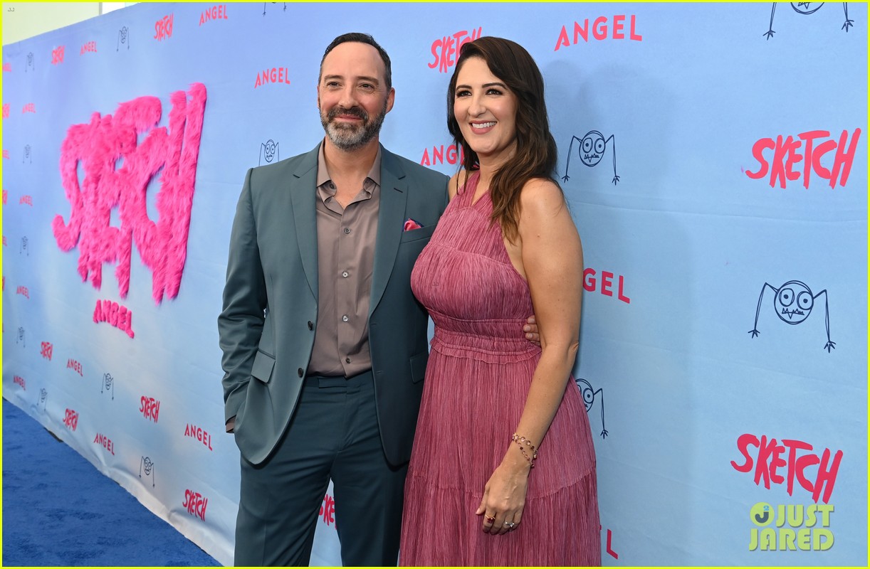 Veep's Julia Louis-Dreyfus & Timothy Simons Reunite with Tony Hale to ...