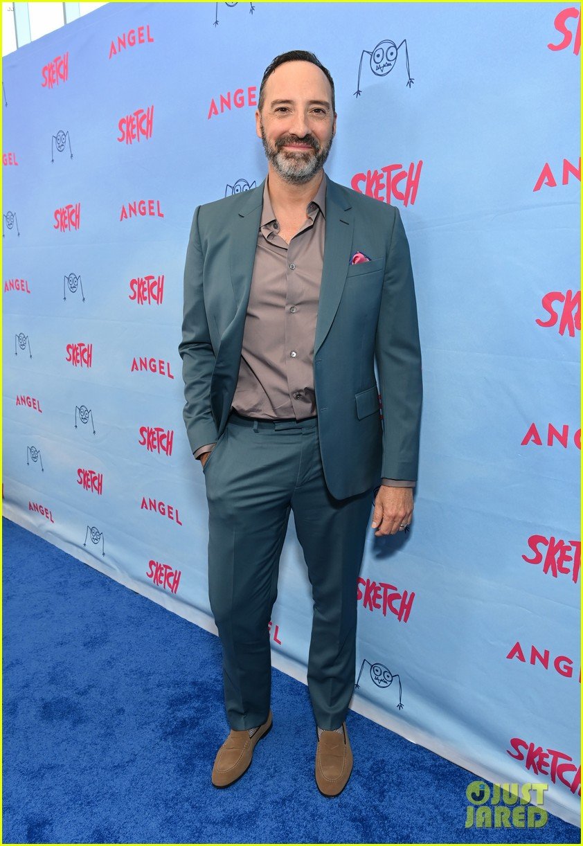 Veep's Julia Louis-Dreyfus & Timothy Simons Reunite with Tony Hale to ...