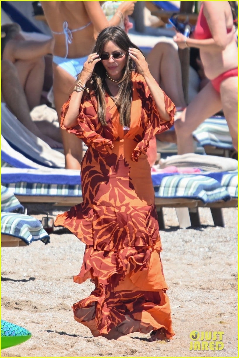 Sofia Vergara Spends 53rd Birthday at the Beach with Son Manolo!: Photo 5182333 | Shirtless ...