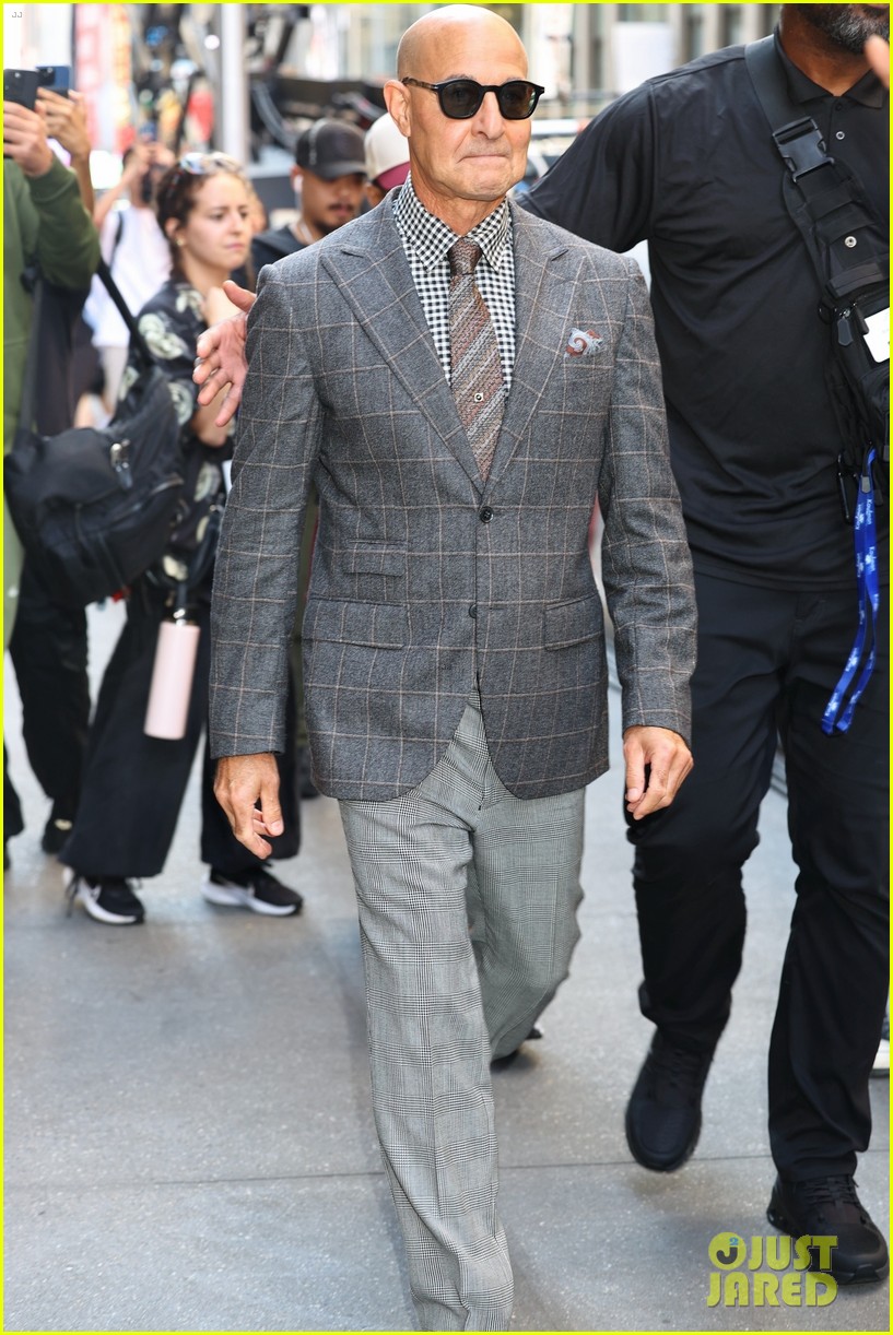 Stanley Tucci Seen as Nigel for First Time on Set of 'The Devil Wears ...