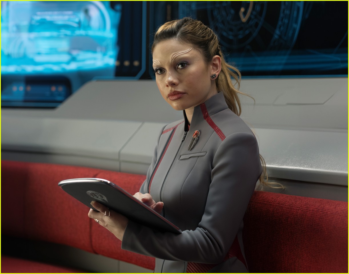 'Star Trek: Starfleet Academy' Gets First Look Teaser Trailer, Will Release In Early 2026 ...