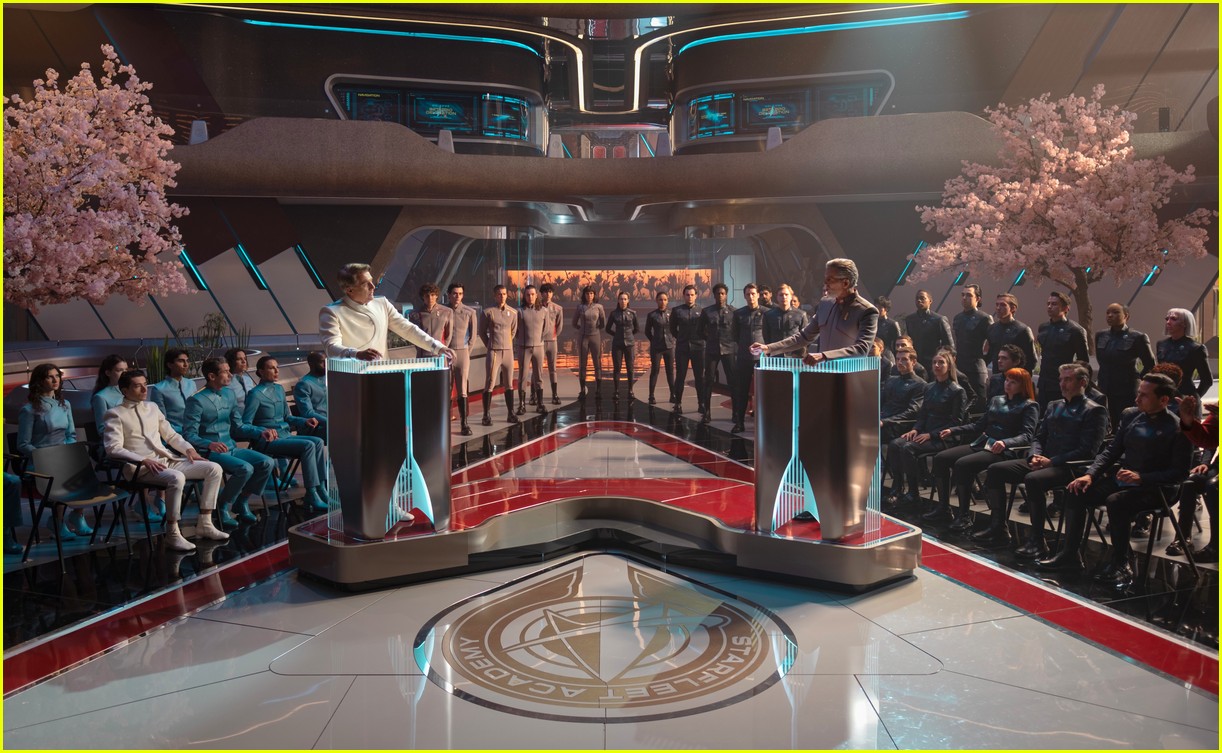 'Star Trek: Starfleet Academy' Gets First Look Teaser Trailer, Will ...