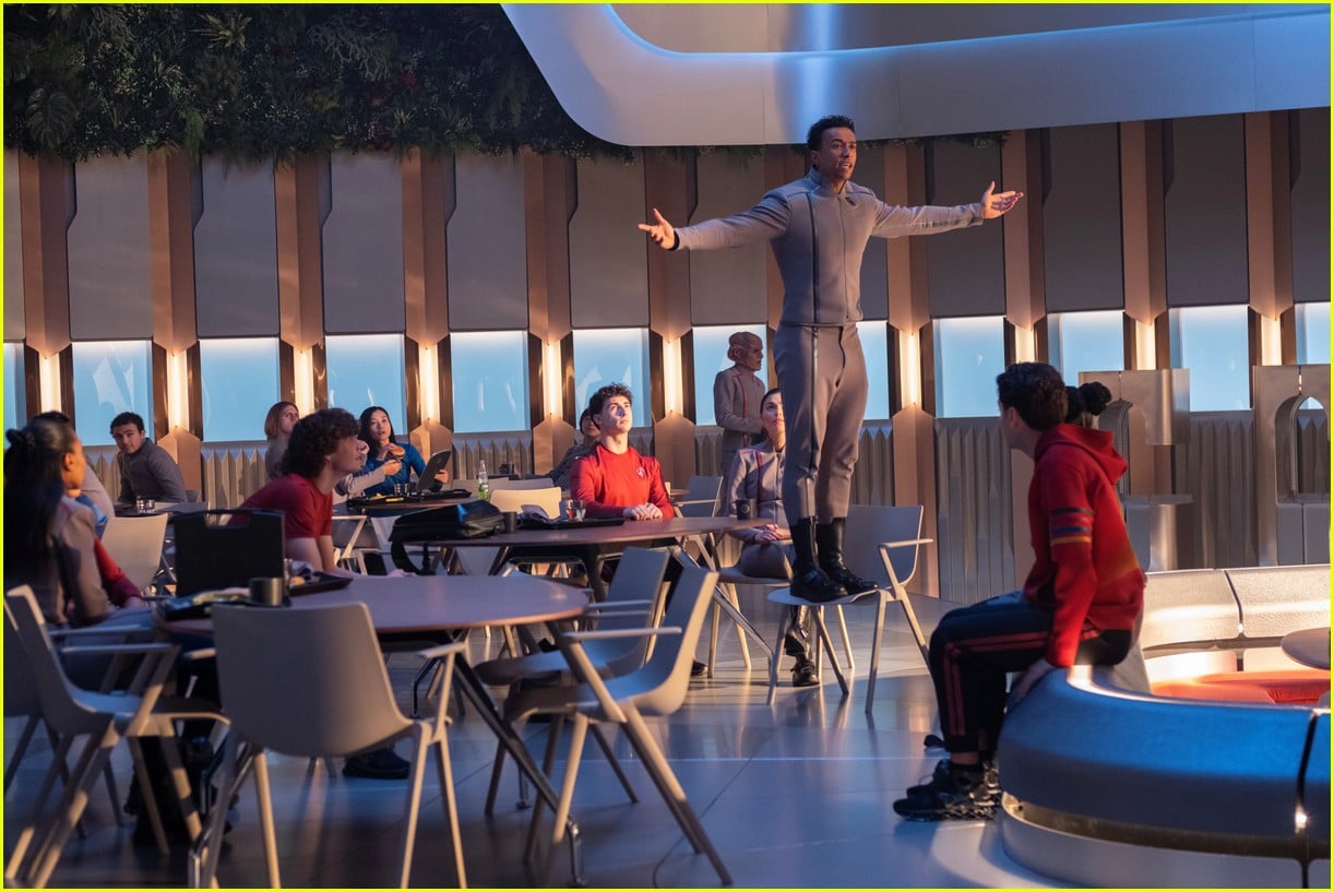 'Star Trek: Starfleet Academy' Gets First Look Teaser Trailer, Will Release In Early 2026 ...