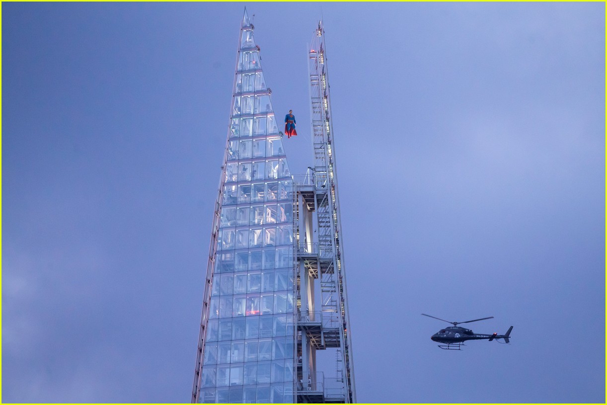 'Superman' Stars Visit London's Shard to See Awesome Statue Spectacle ...