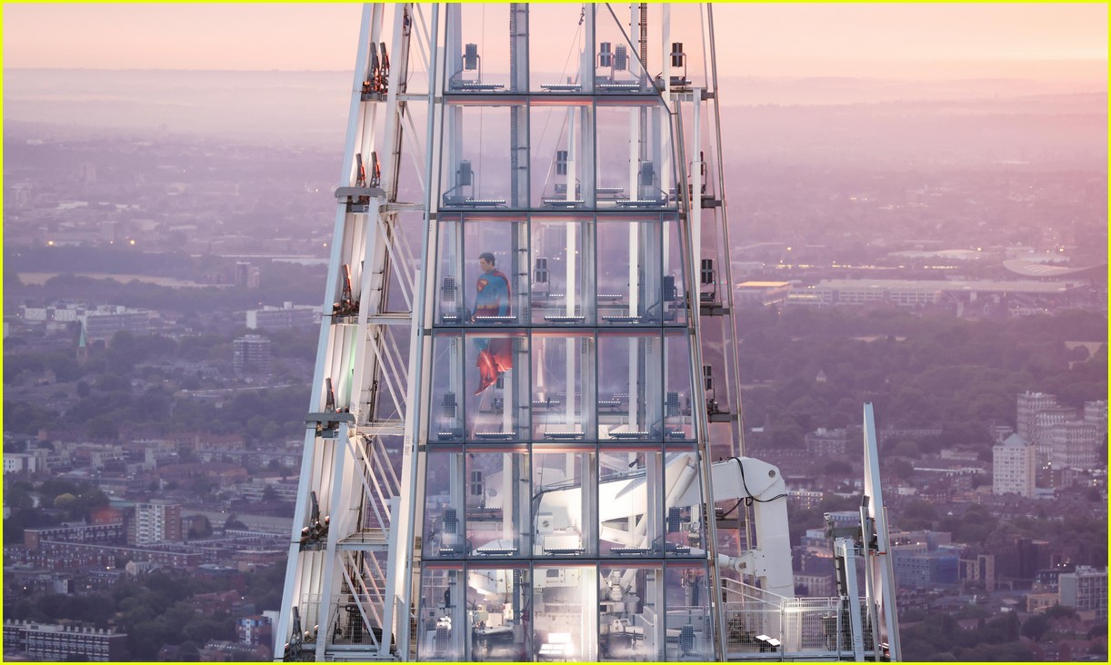 'Superman' Stars Visit London's Shard to See Awesome Statue Spectacle ...