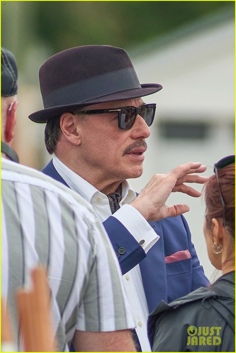 John Travolta is Nearly Unrecognizable as Mobster Johnny Roselli on Set ...