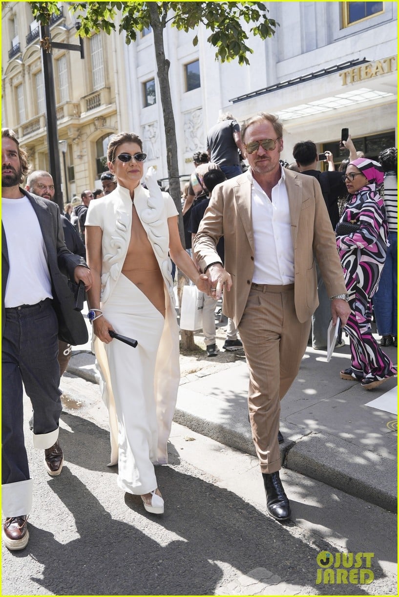 Kate Walsh Bares a Lot of Skin in Daring Cut-Out Dress at Stephane ...