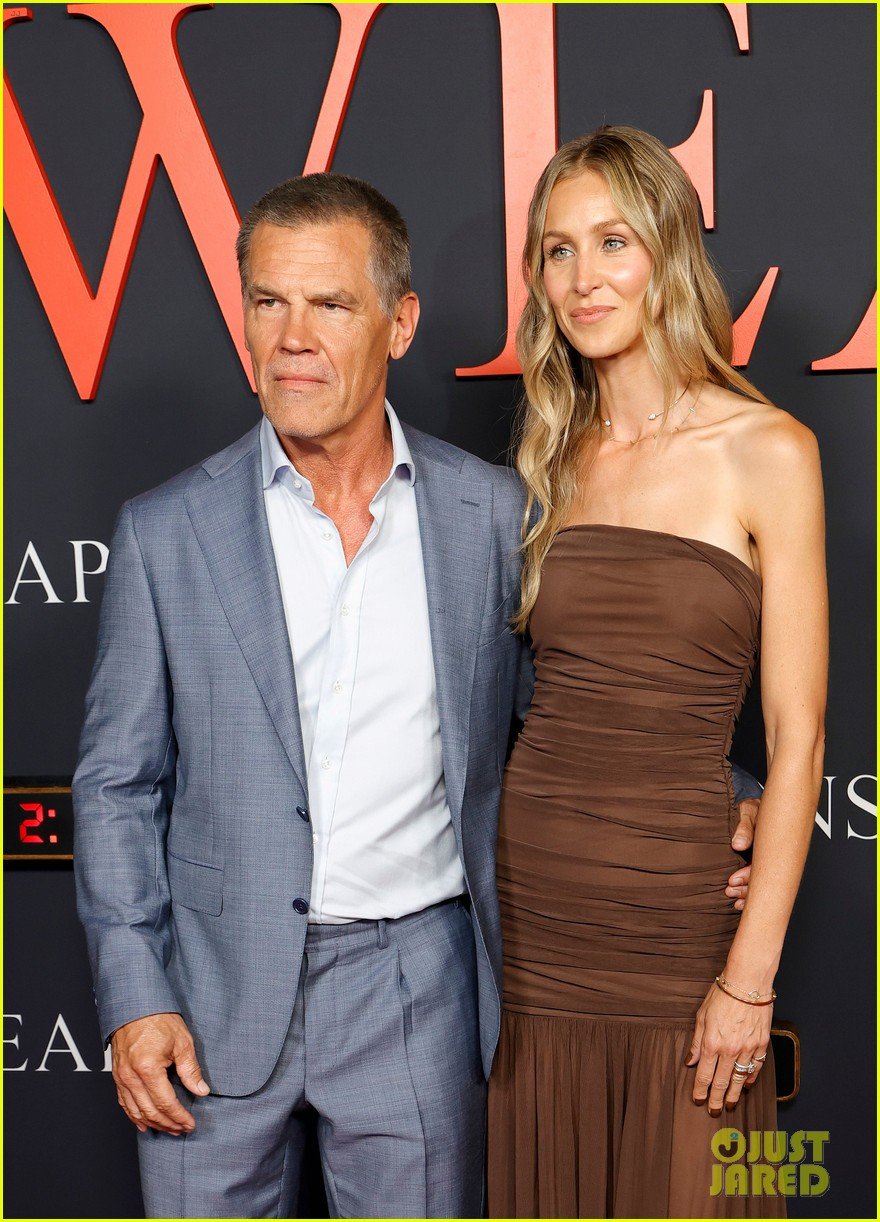 Julia Garner & Josh Brolin Attend 'Weapons' Premiere After Movie Debuts ...