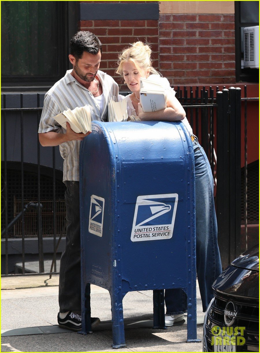 Penn Badgley & Meghann Fahy Spotted Filming 'You Deserve Each Other ...