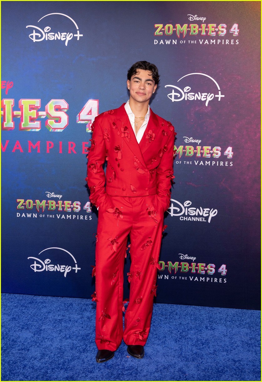 Meg Donnelly & Milo Manheim Get Support from Loved Ones at 'Zombies 4 ...