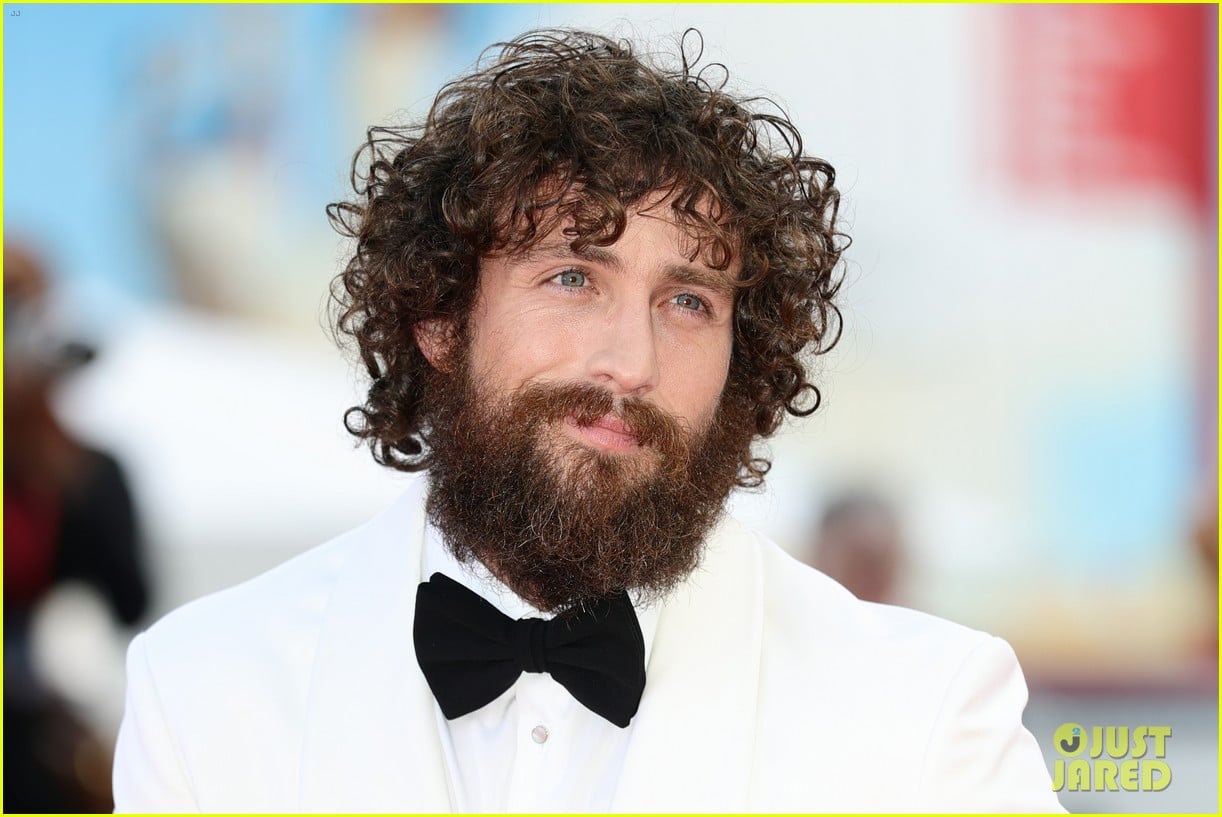 Aaron Taylor-Johnson Shows Off Shaggy Look at Venice 'Frankenstein' Premiere: Photo 5195408 ...