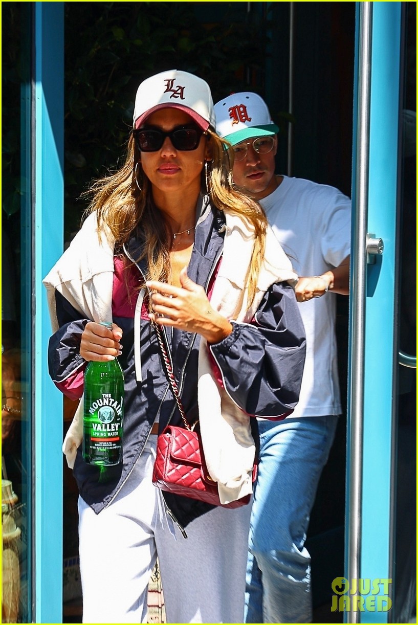 Jessica Alba & New Boyfriend Danny Ramirez Spotted Checking Out of NYC ...