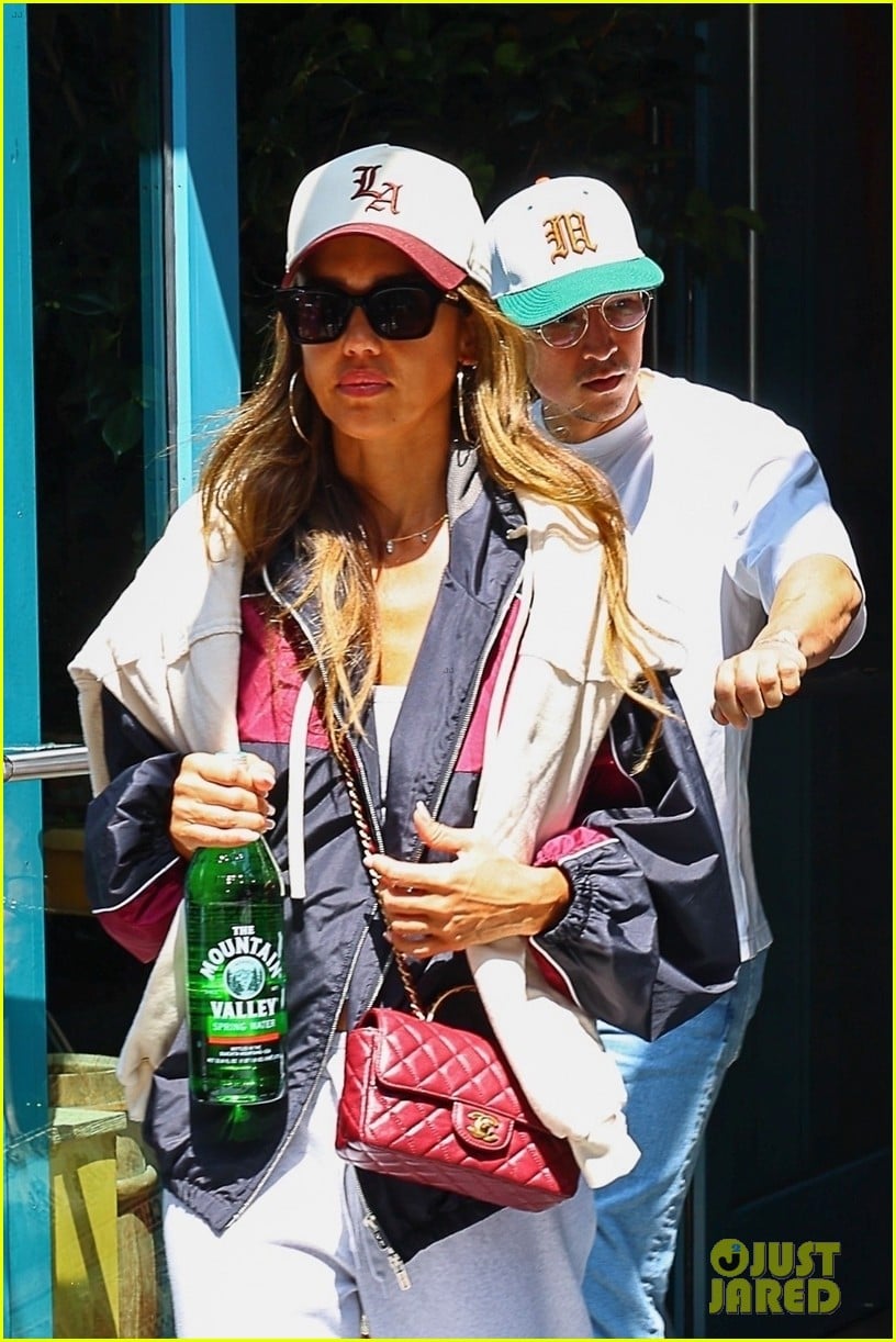 Jessica Alba & New Boyfriend Danny Ramirez Spotted Checking Out of NYC ...