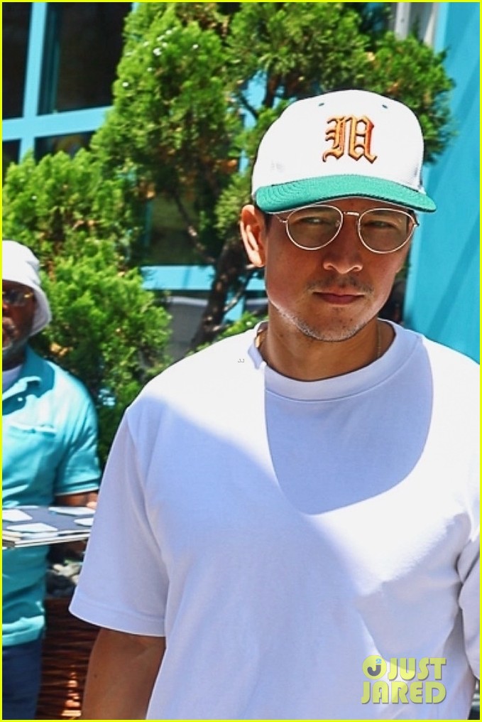 Jessica Alba & New Boyfriend Danny Ramirez Spotted Checking Out of NYC Hotel After Recent ...