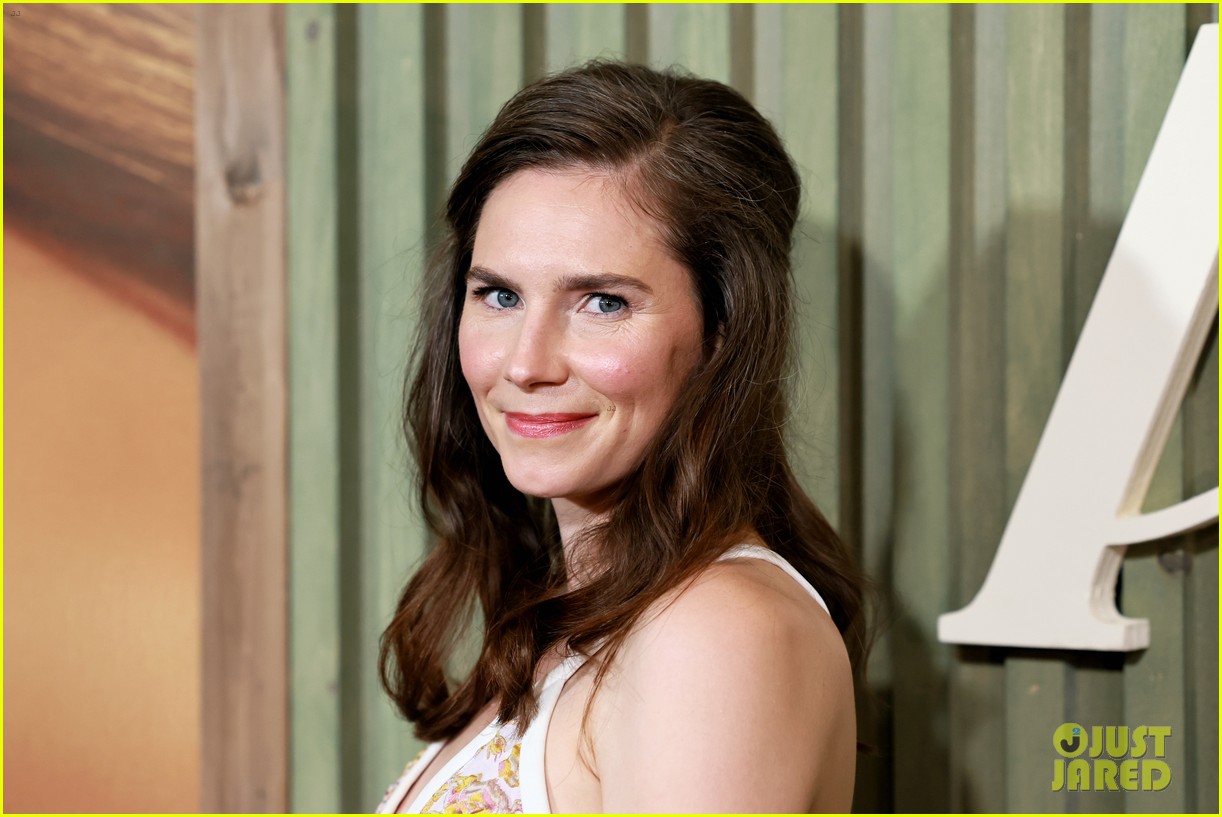 Amanda Knox Joins Grace Van Patten & Cast of 'The Twisted Tale of ...