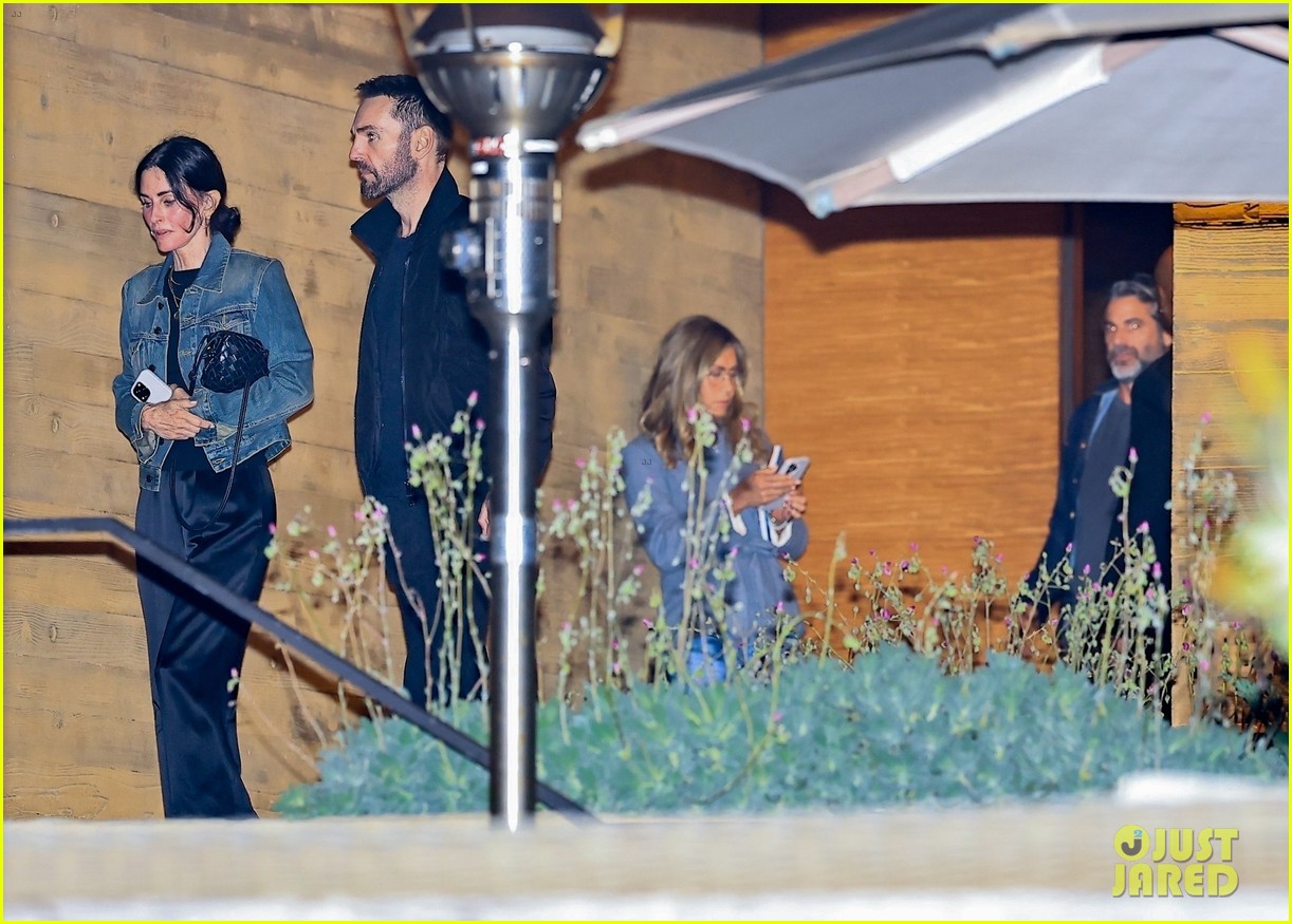 Jennifer Aniston & New Boyfriend Jim Curtis Double Date with Courteney ...