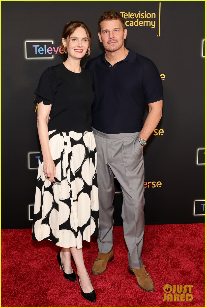 'Bones' Cast, Including David Boreanaz & Emily Deschanel, Reunite for ...