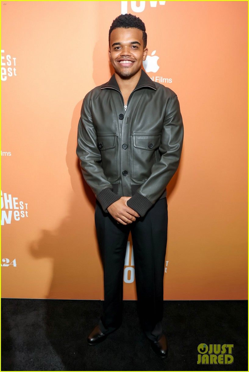 Denzel Washington Goes Casual in Jeans at 'Highest 2 Lowest' NYC ...