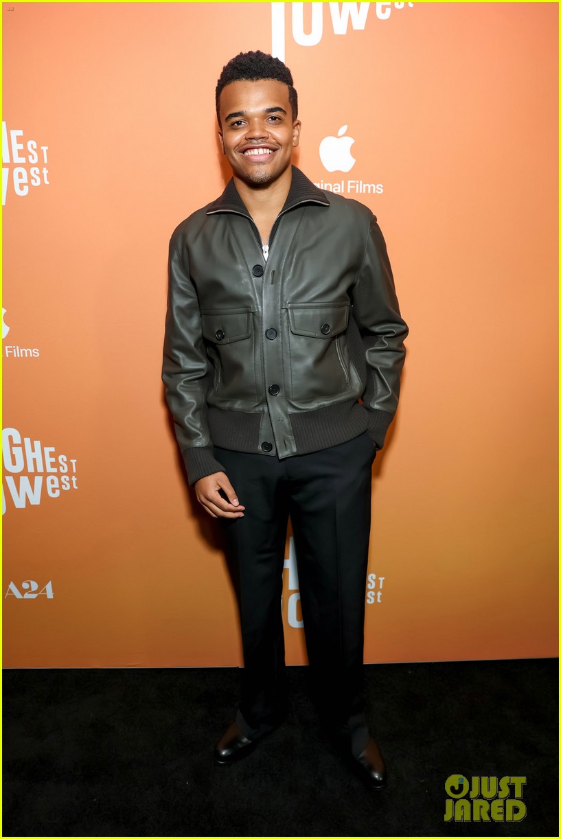 Denzel Washington Goes Casual in Jeans at 'Highest 2 Lowest' NYC ...