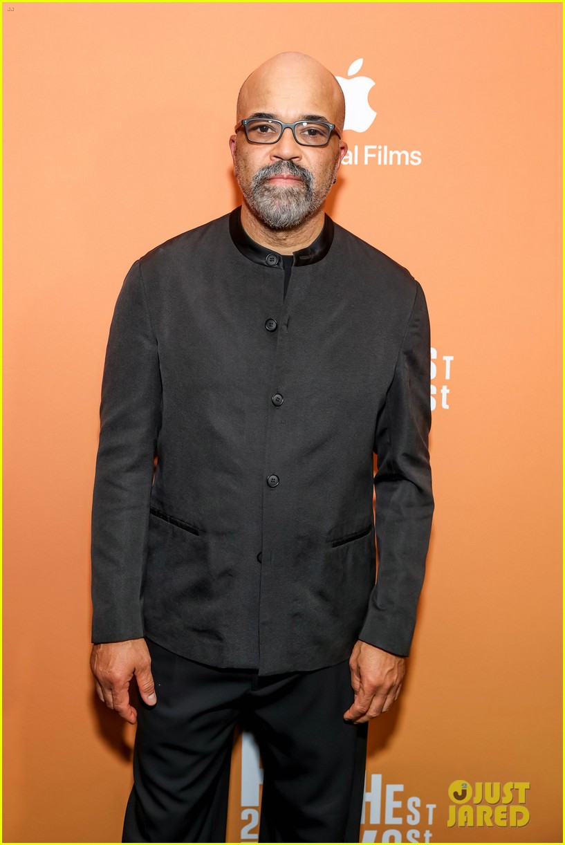 Denzel Washington Goes Casual in Jeans at 'Highest 2 Lowest' NYC ...