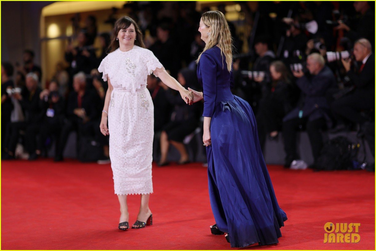 'Jay Kelly' Stars Laura Dern & Emily Mortimer Bring Their Daughters to ...