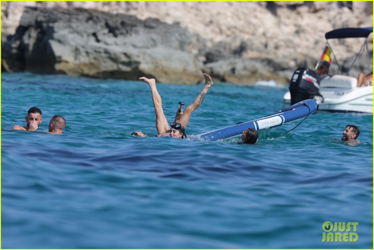 Mel C Shows Off Ripped Bikini Body, Packs on the PDA with Boyfriend ...