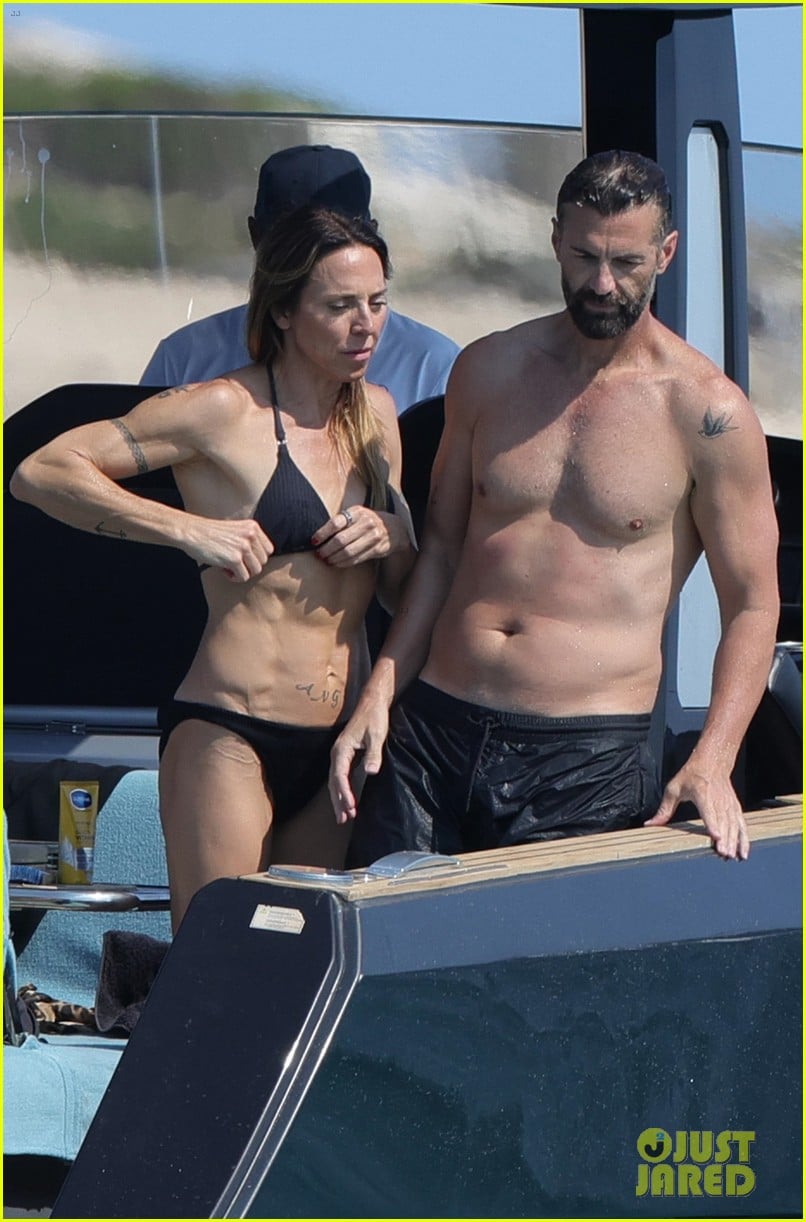 Mel C Shows Off Ripped Bikini Body, Packs on the PDA with Boyfriend ...