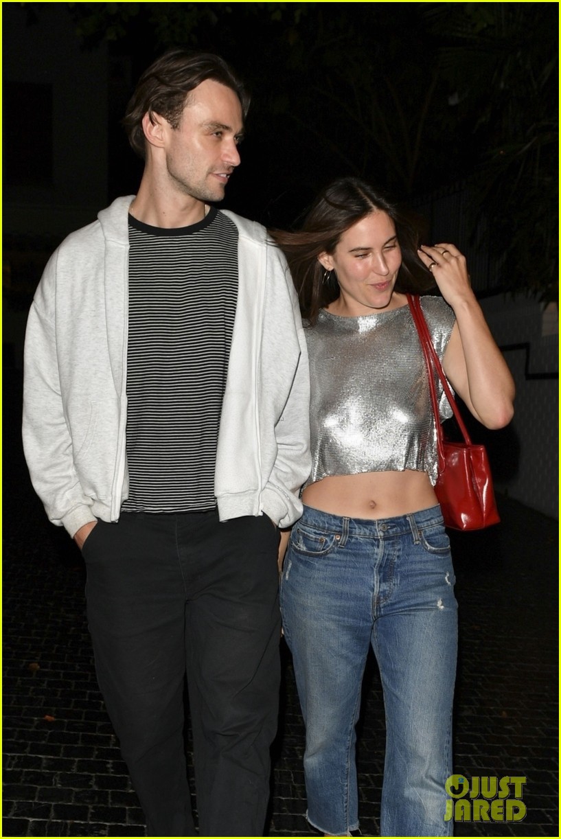 Thomas Doherty Spotted Walking Arm-in-Arm with Demi Moore's Daughter ...