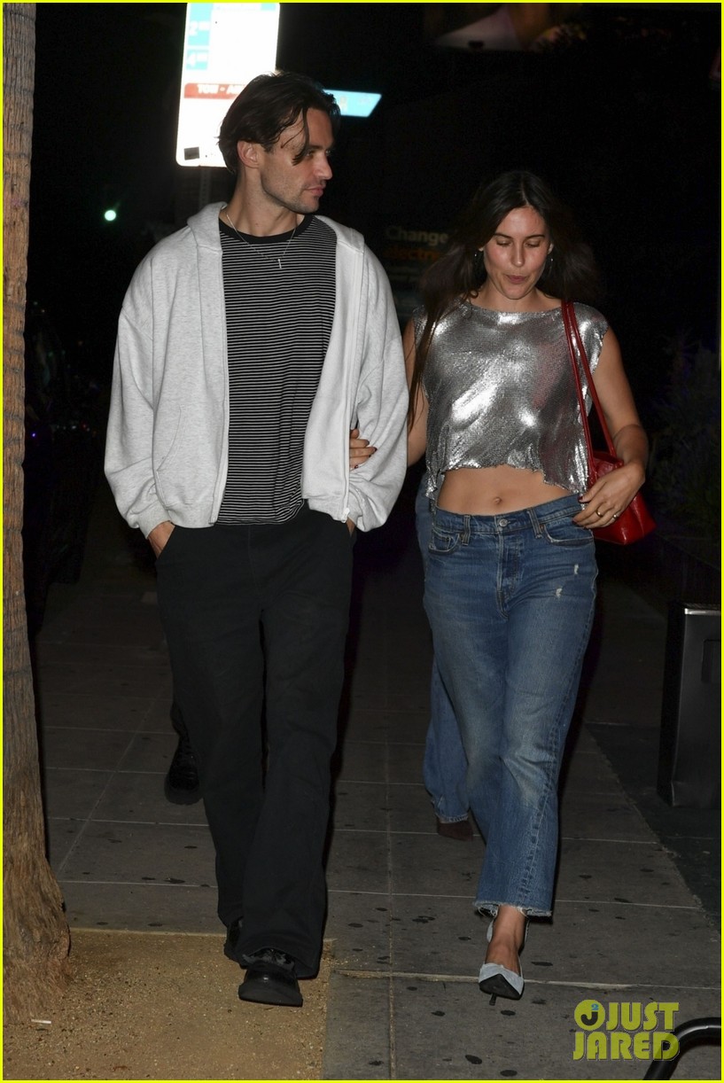 Thomas Doherty Spotted Walking Arm-in-Arm with Demi Moore's Daughter ...