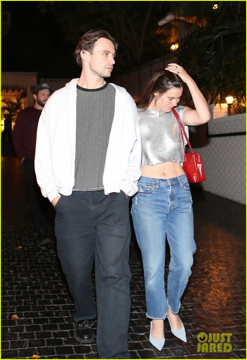 Thomas Doherty Spotted Walking Arm-in-Arm with Demi Moore's Daughter ...