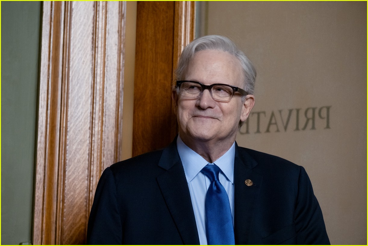 Emma Mackey Stars as 'Ella McCay' in New Comedy with Jamie Lee Curtis ...