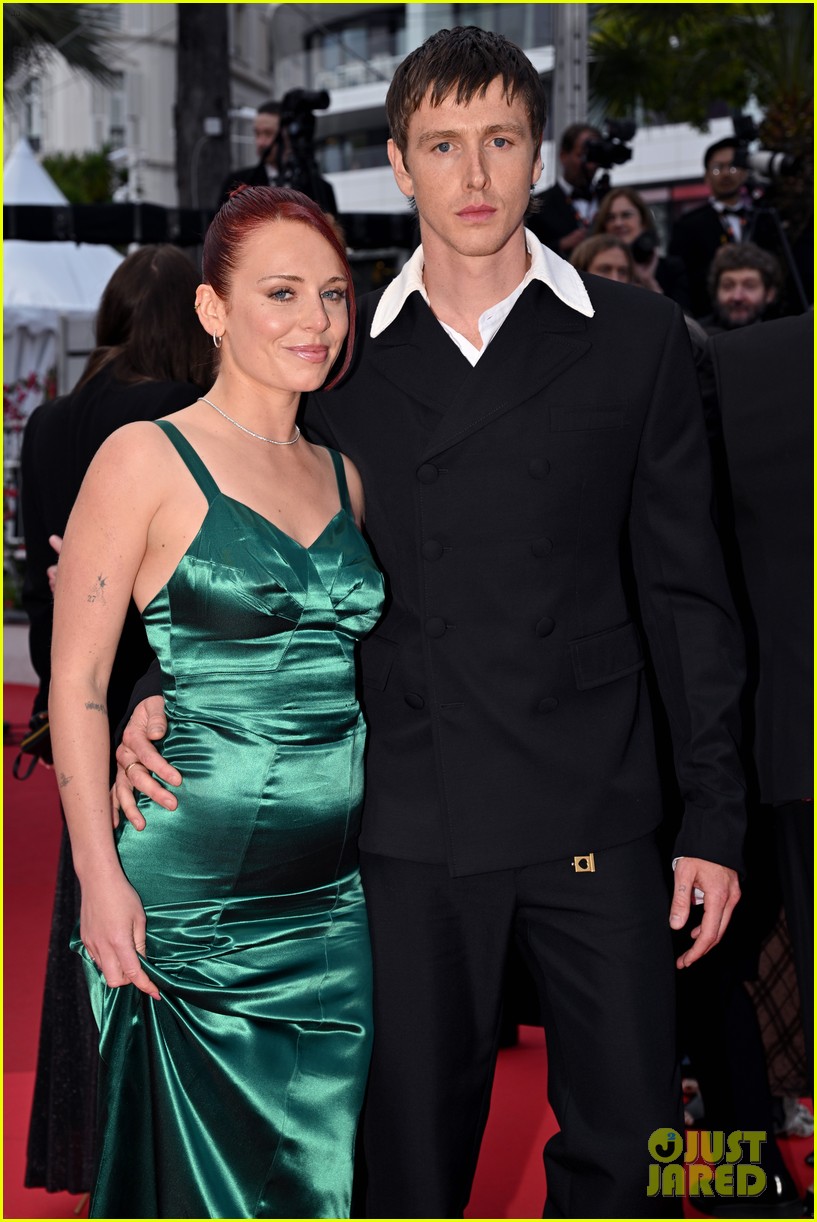 Harris Dickinson's Longtime Girlfriend Rose Gray Makes Rare Comments ...