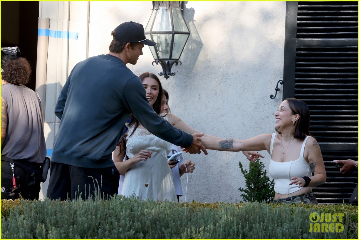 NFL Player Justin Herbert Sparks Dating Rumors with Madison Beer After ...