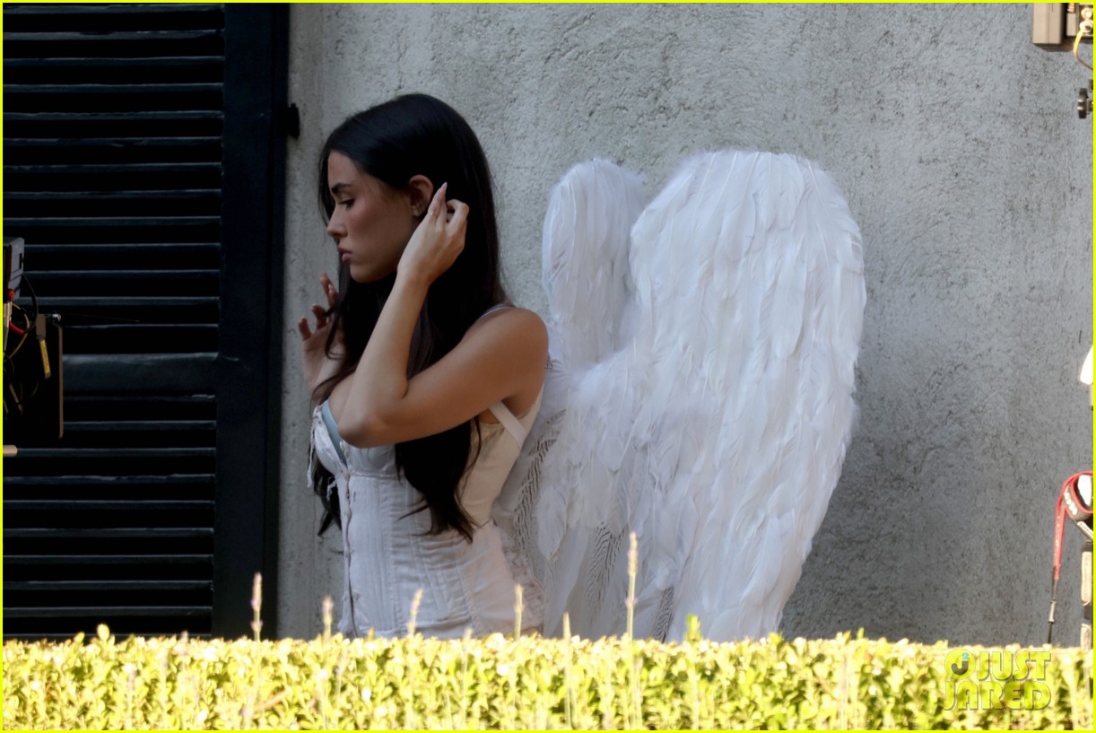 NFL Player Justin Herbert Sparks Dating Rumors with Madison Beer After ...