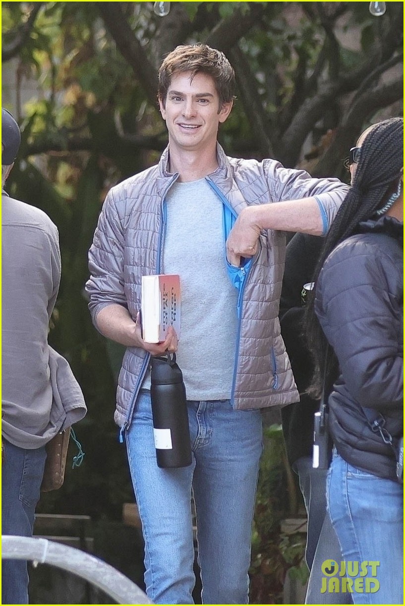 Ike Barinholtz Seen in Character as Elon Musk on Set of 'Artificial ...