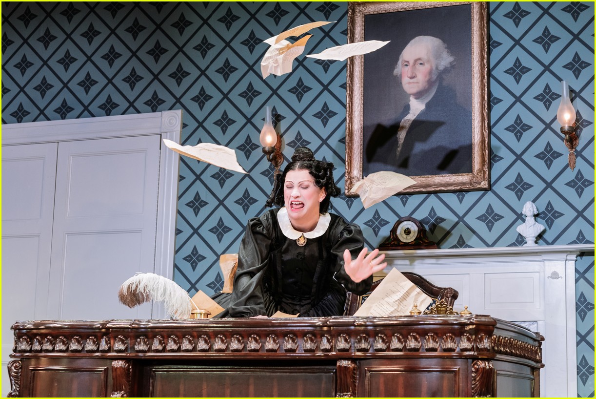 'Drag Race' Star Jinkx Monsoon Makes Debut as Mary Todd Lincoln in Broadway's 'Oh, Mary!' Play ...