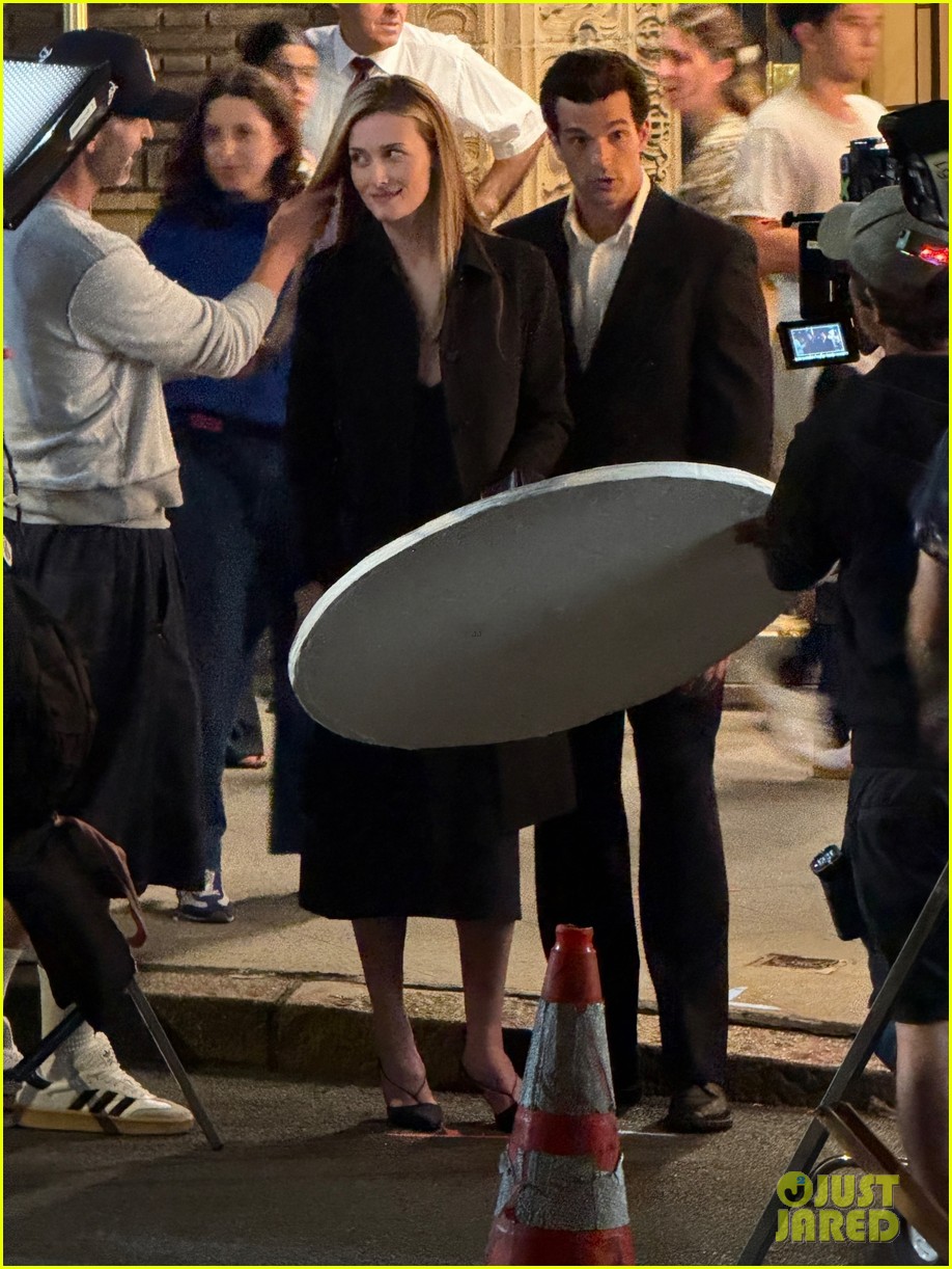 Sarah Pidgeon & Paul Kelly Spend Late Night on 'American Love Story ...